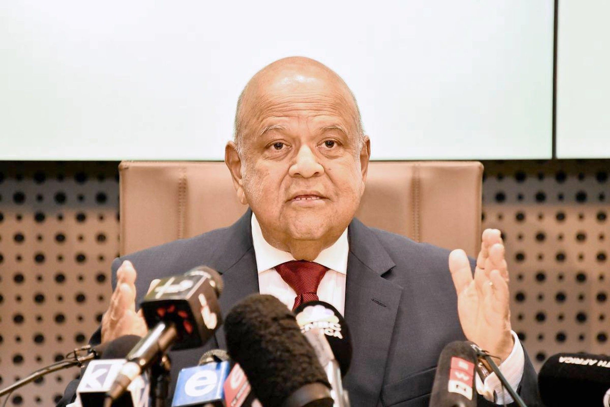 Pravin Gordhan appoints another underqualified official