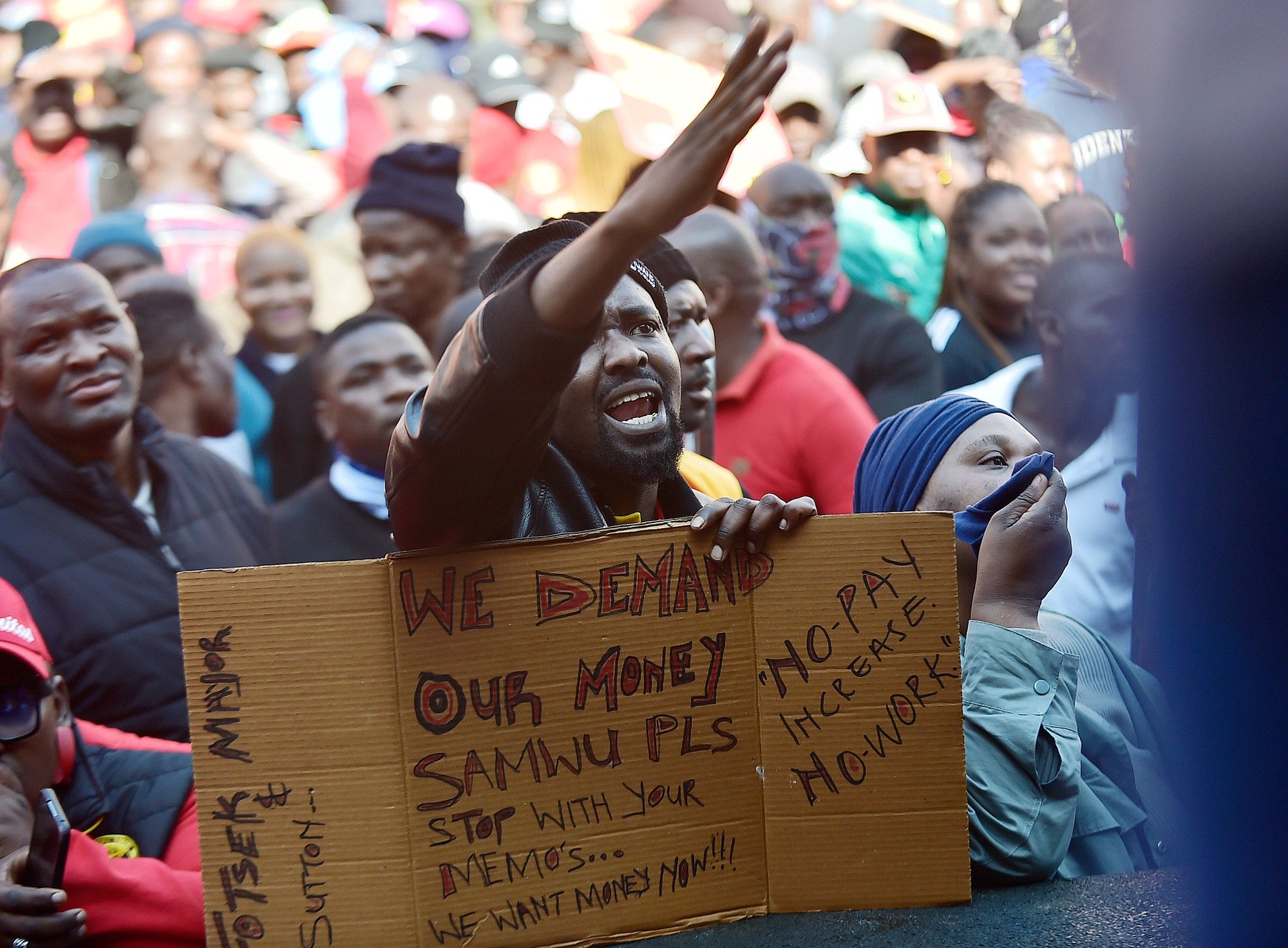 Samwu’s violent salary protest under spotlight during Tshwane council ...
