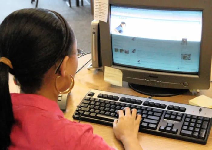 Poorer kids less likely to be harmed by Net