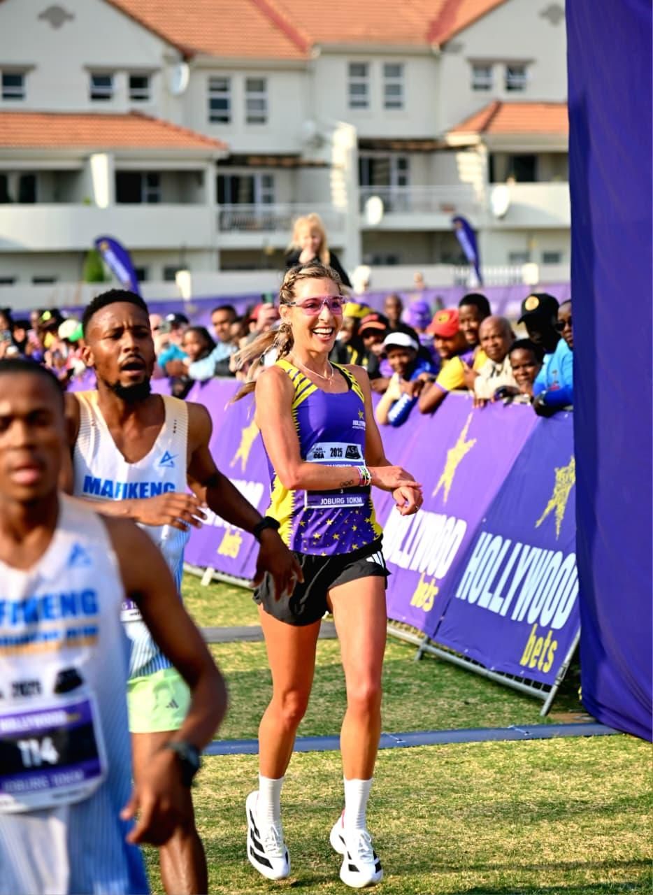 Gerda Steyn shines at Hollywoodbets Joburg 10k, finishing second to ...