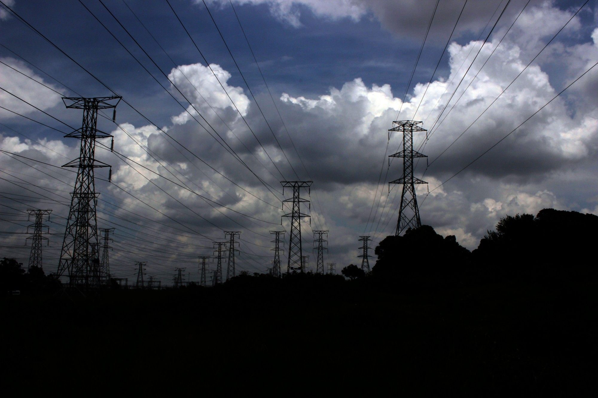 Wanted fugitive Michael Lomas accused of R1. 5 billion Eskom fraud ...