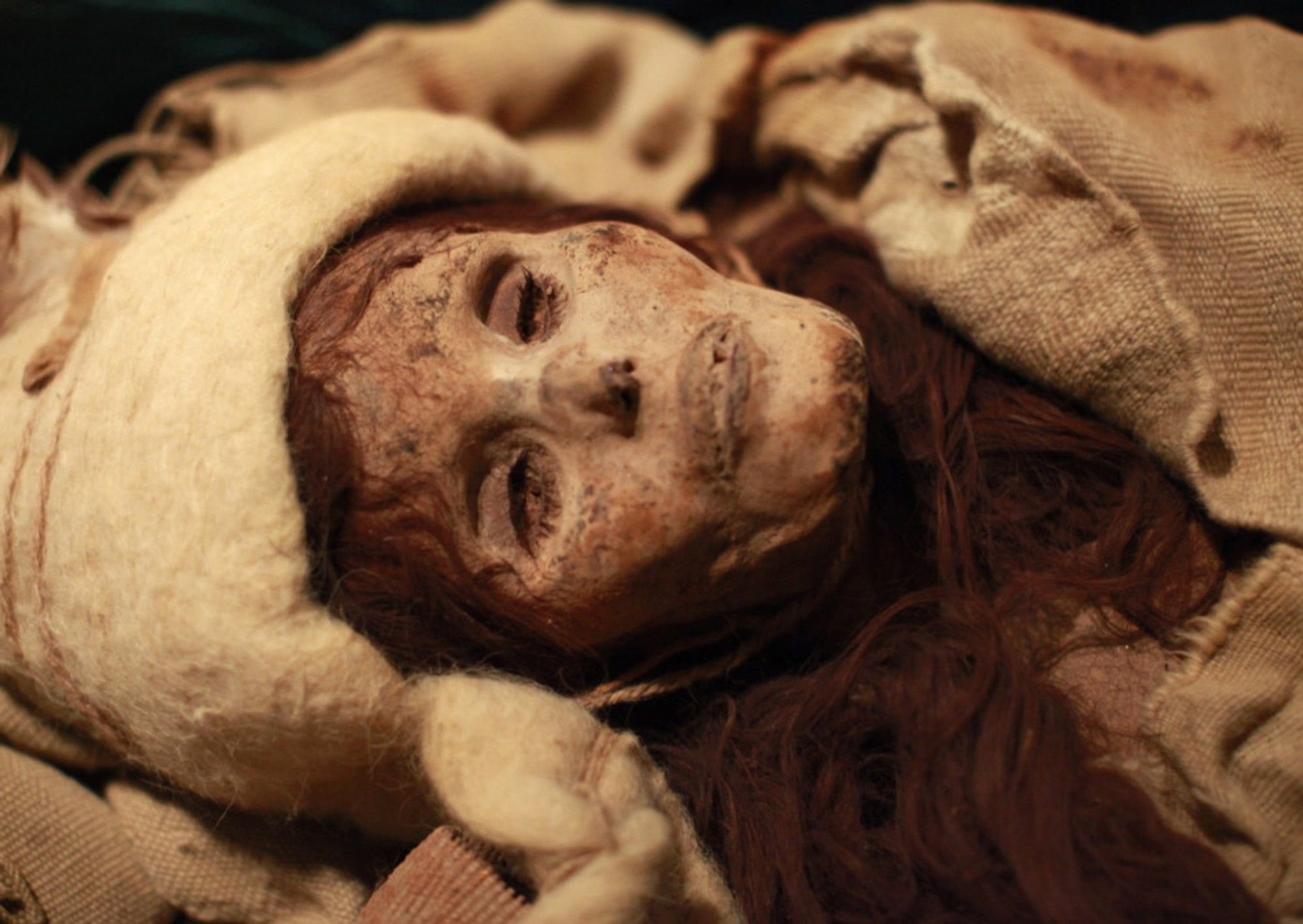 Museum removes Chinese mummies