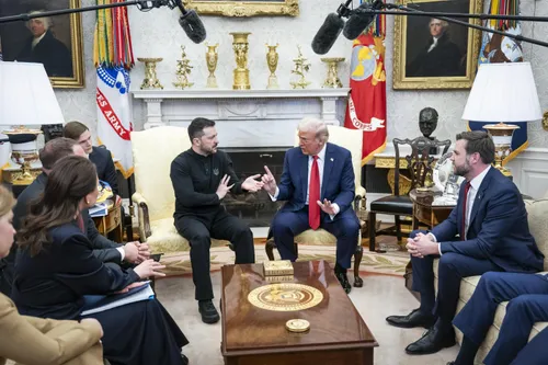 What happened to the world's most famous pot plant in the Oval Office?