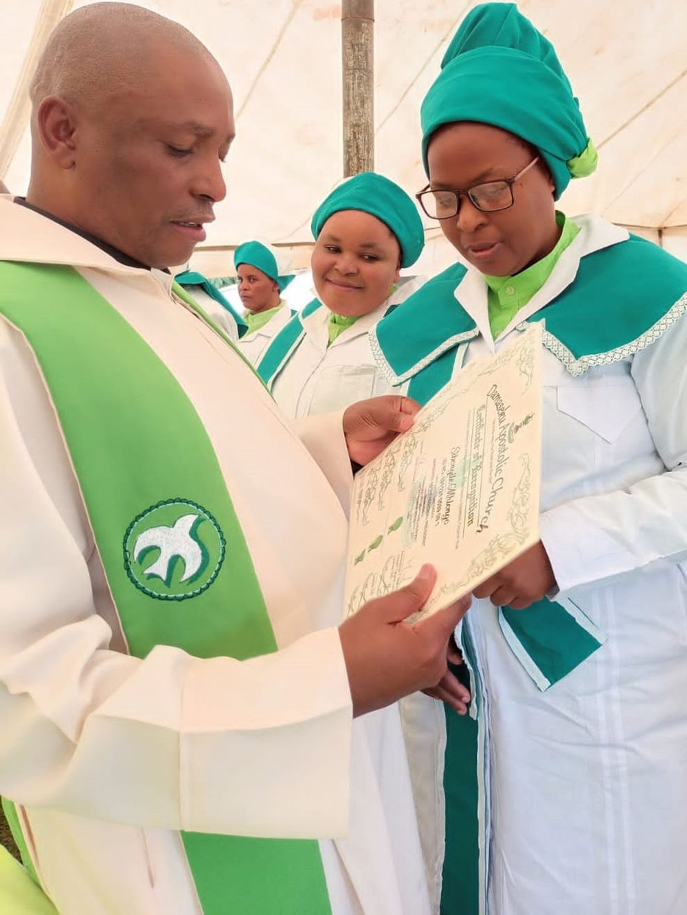 Baphoselwe inselelo abefundisi abagcotshiwe