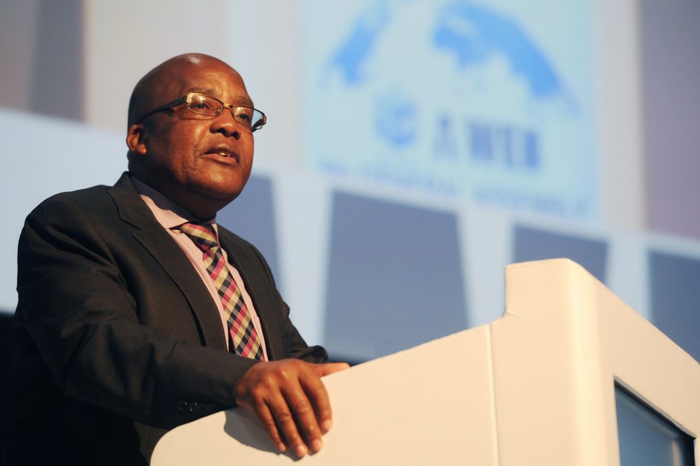 Motsoaledi toasts to Ramaphosa’s achievement in recruiting 10 000 young ...