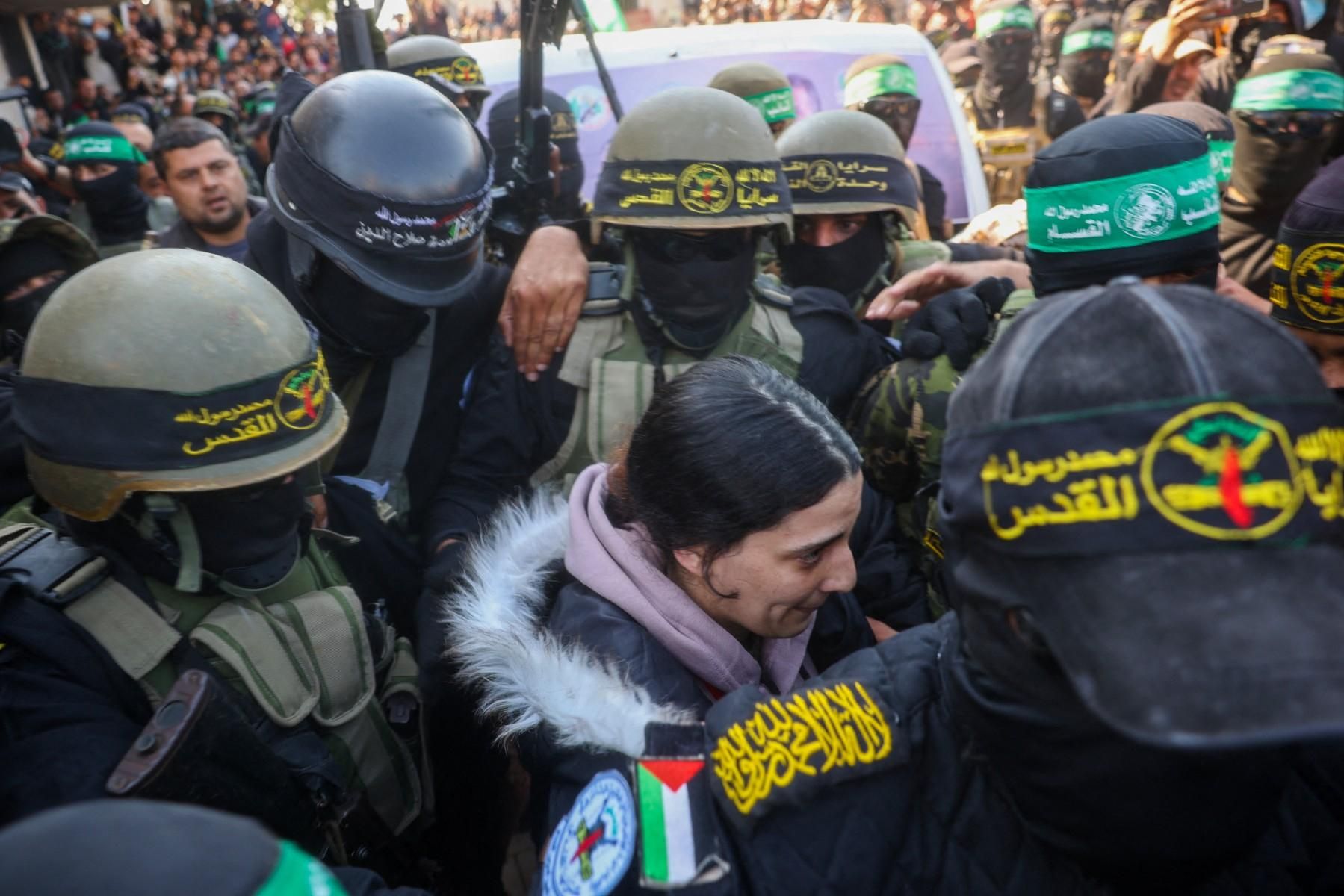Third Gaza prisoner swap: Hamas hands over Israeli soldier in ceasefire ...
