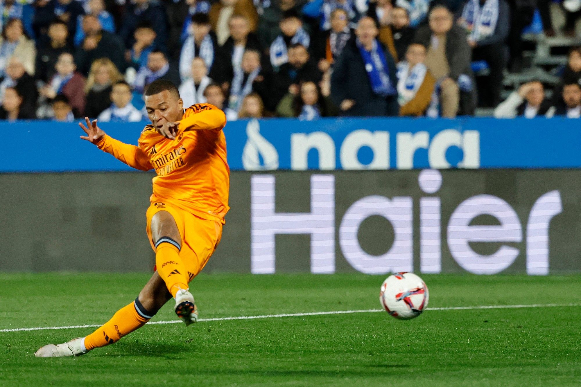 Real Madrid’s Kylian Mbappe set to feature in his best position for ...