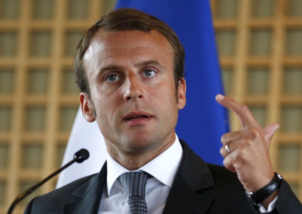 French minister takes aim at 35-hour week