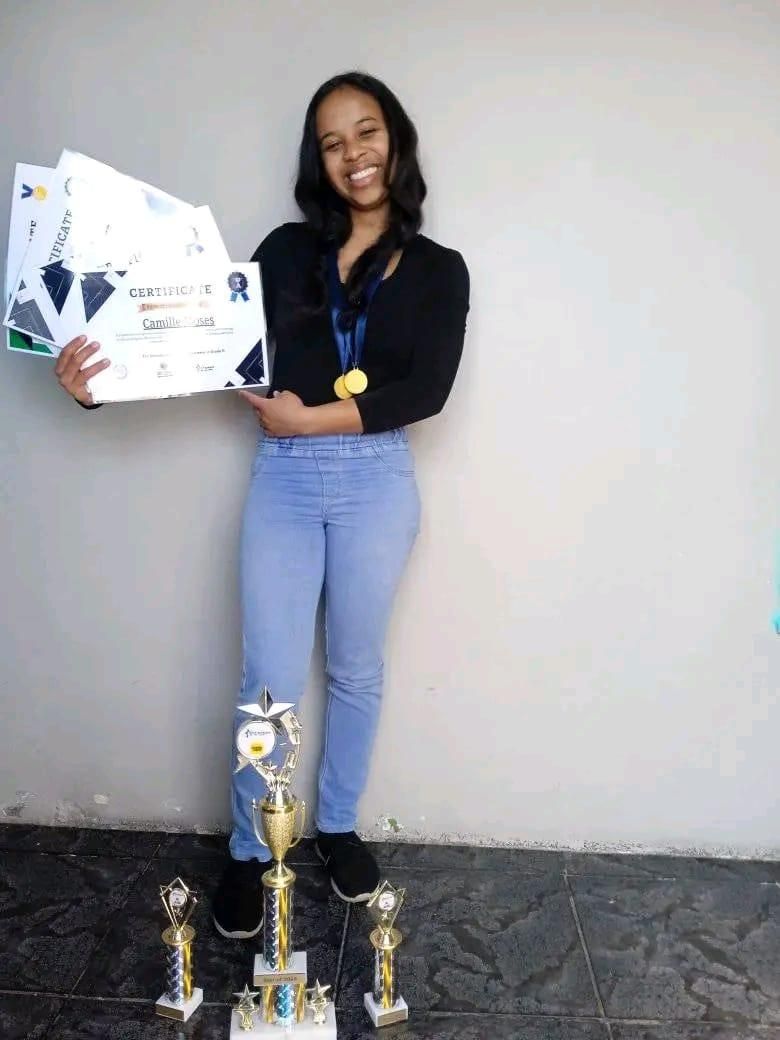 IN A CLASS OF HER OWN - Kuila meisie Camille Moses bagged eight matric ...