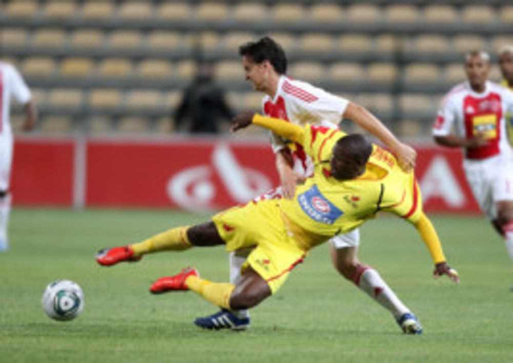 Ajax clinches victory in derby thriller