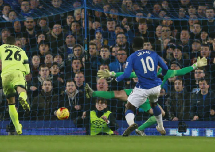 Lukaku goal sinks City