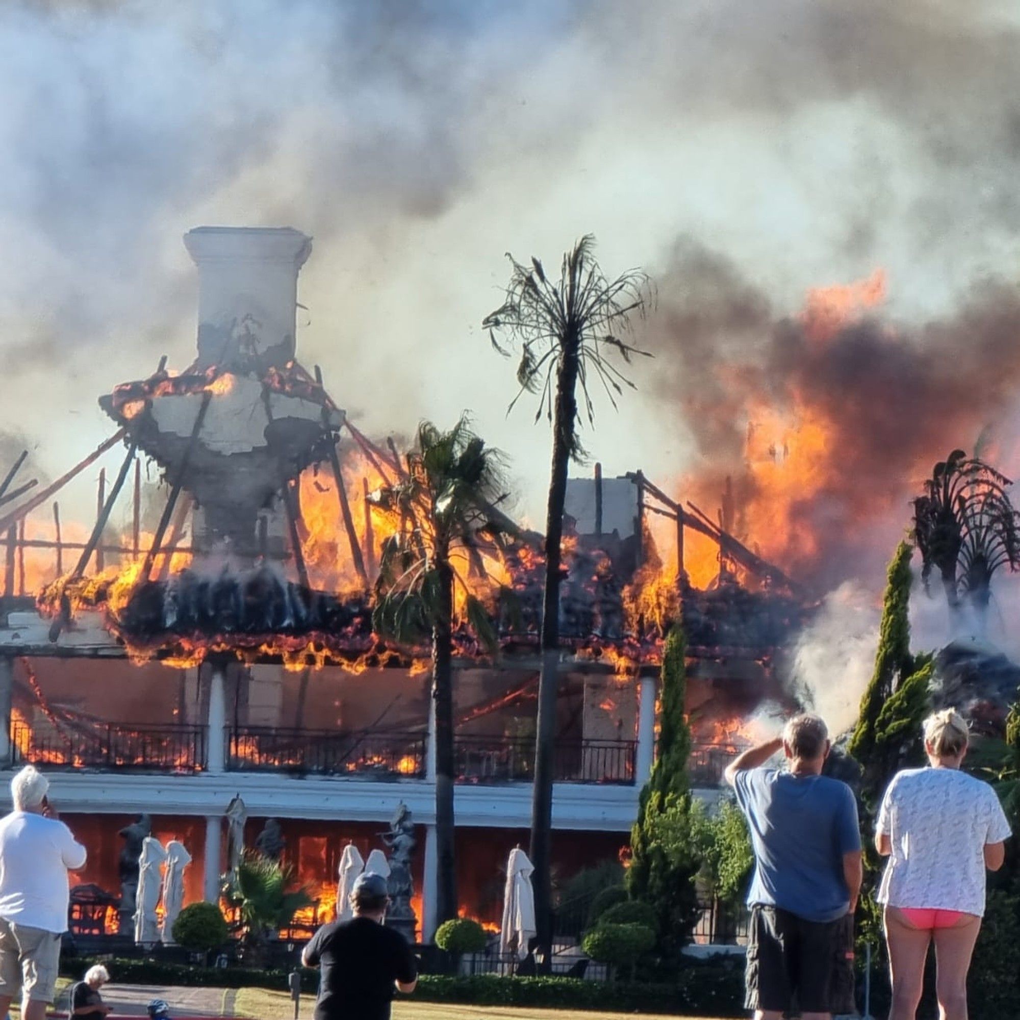 Fire destroys iconic Shelley Point Hotel in St Helena Bay