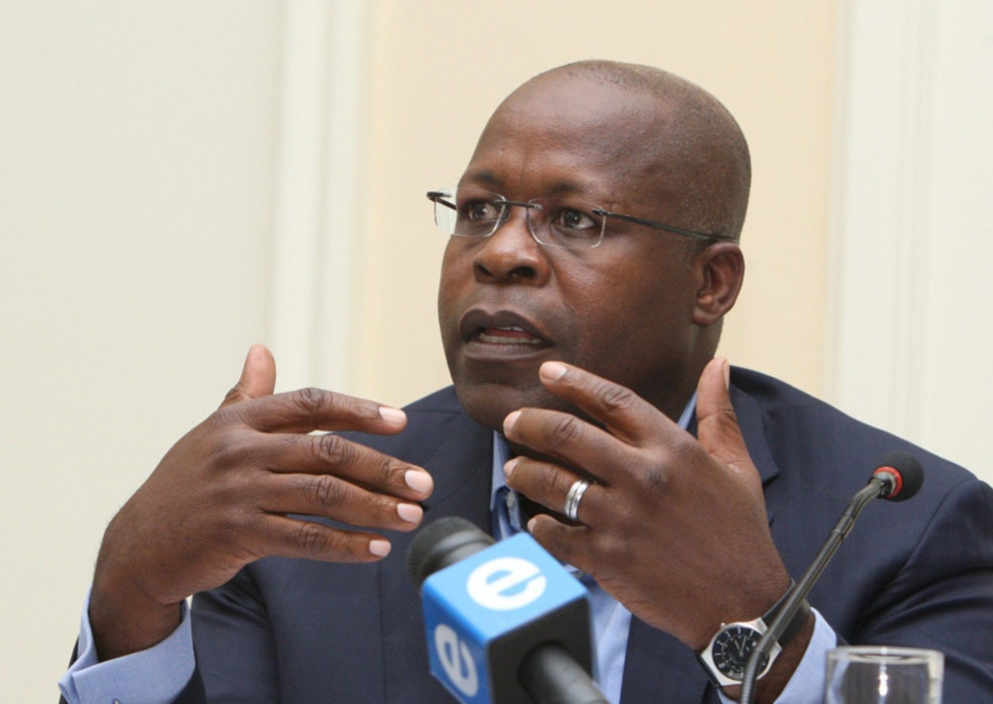 Lonmin chairman to retire