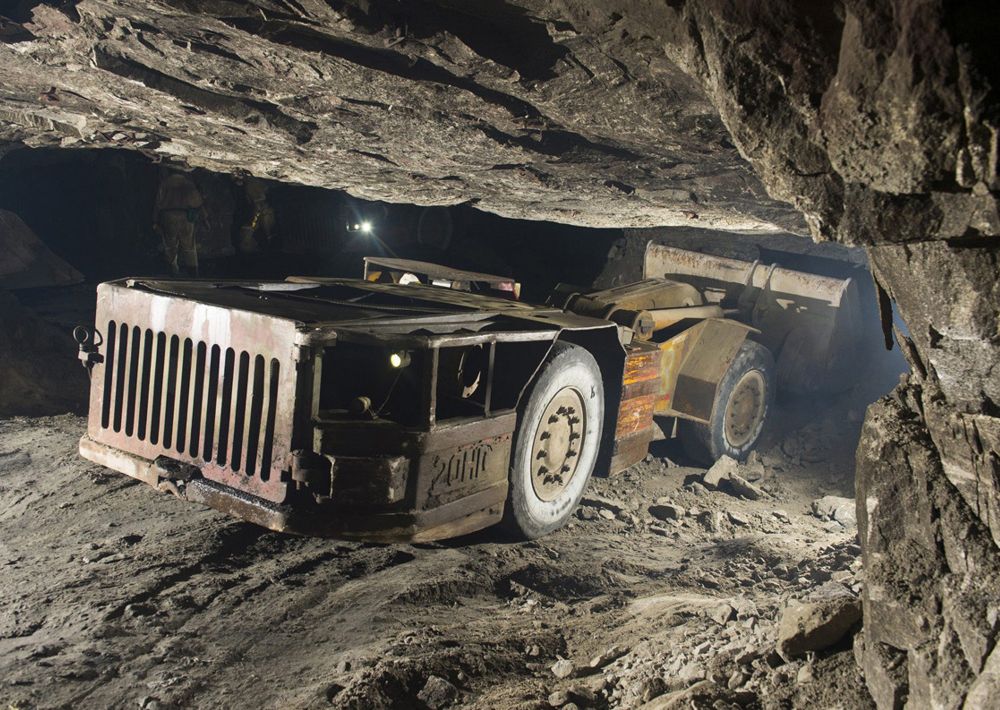 Platinum sector hit hard by strikes - survey