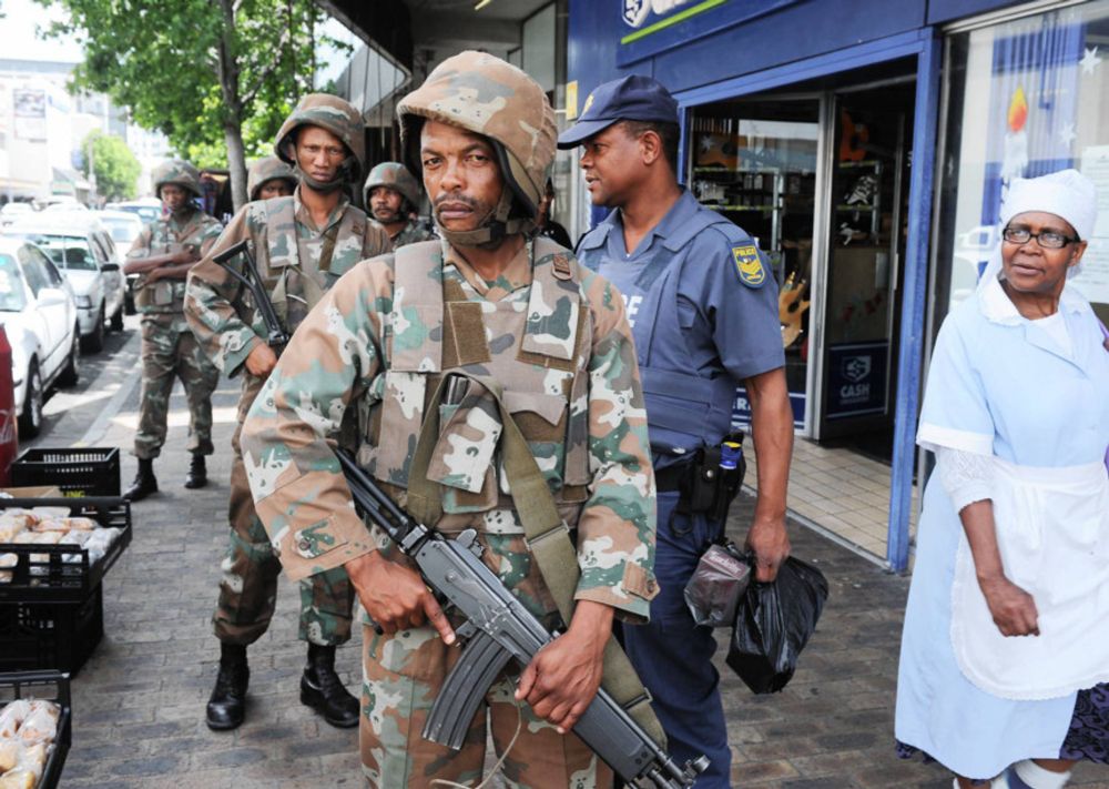 ‘Bring army back for gangsters’