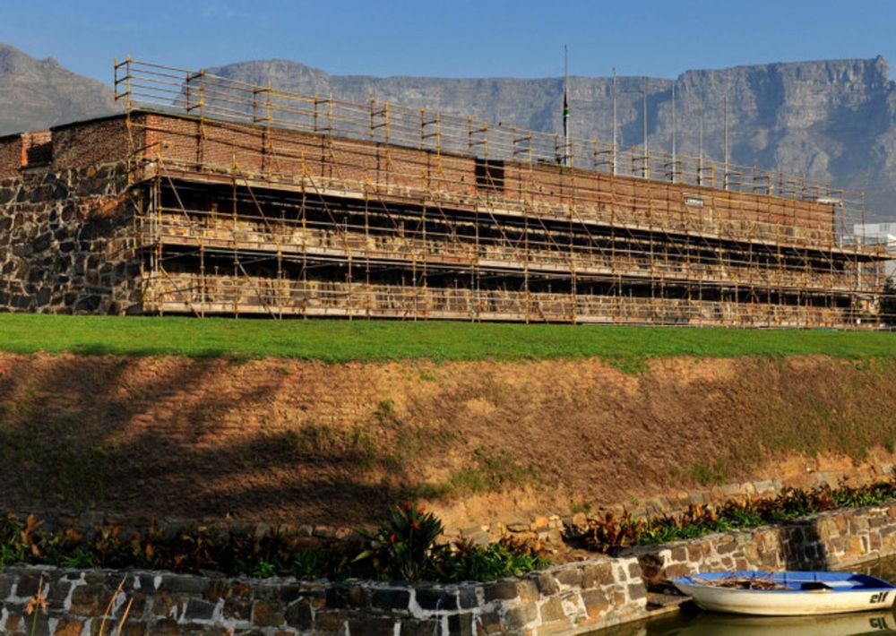 Castle of Good Hope collapsing?