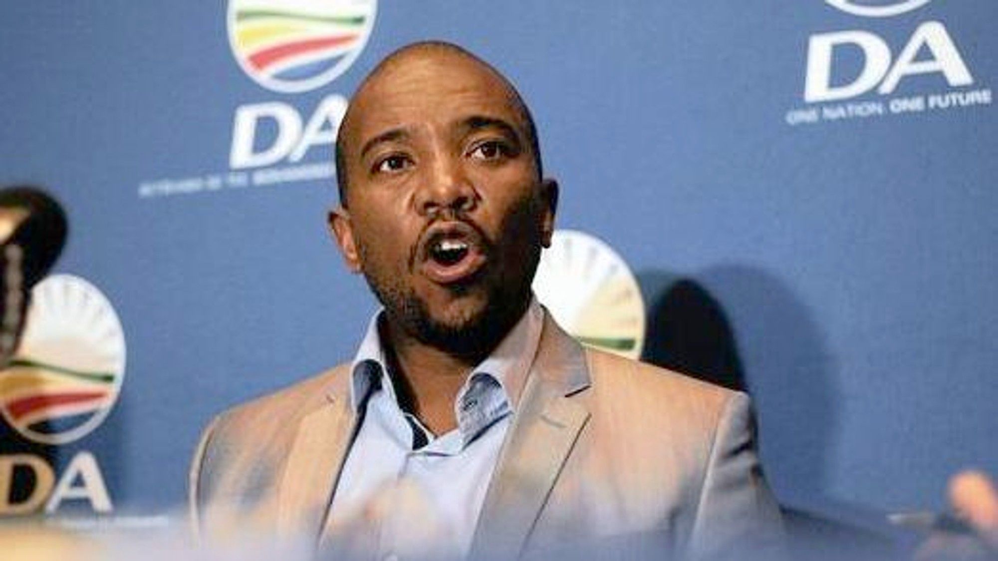 Maimane: Metro coalition agreements difficult but still standing