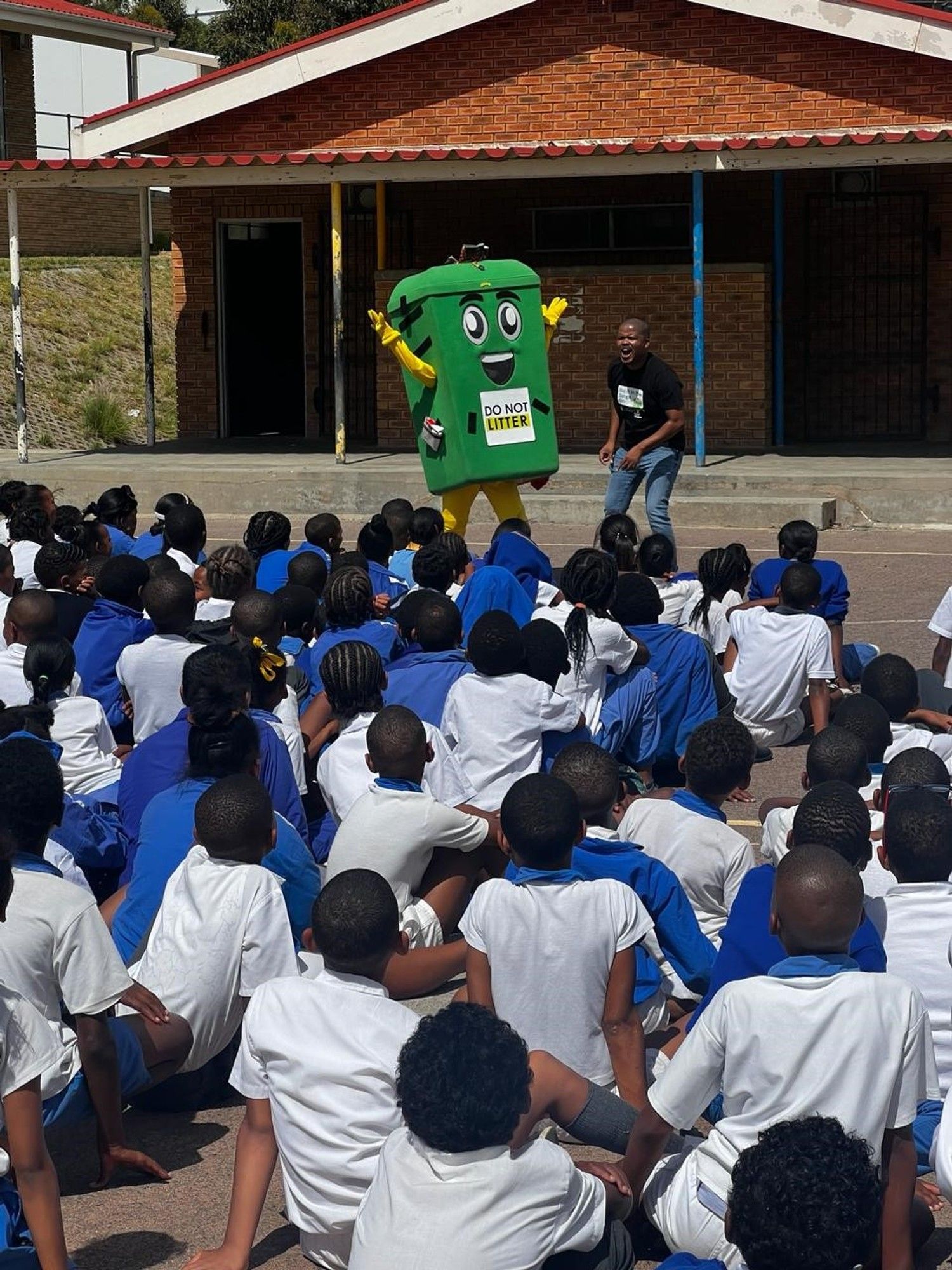 Cape Town's anti-litter mascot 'Bingo' celebrates 600-event milestone