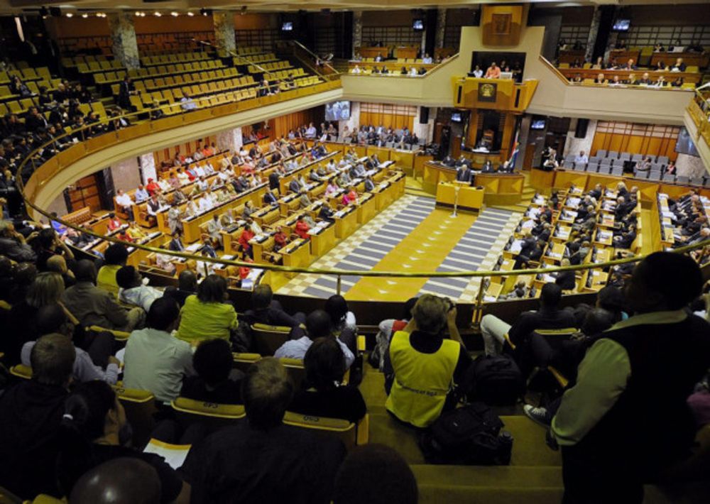 Government rapped over tardy replies