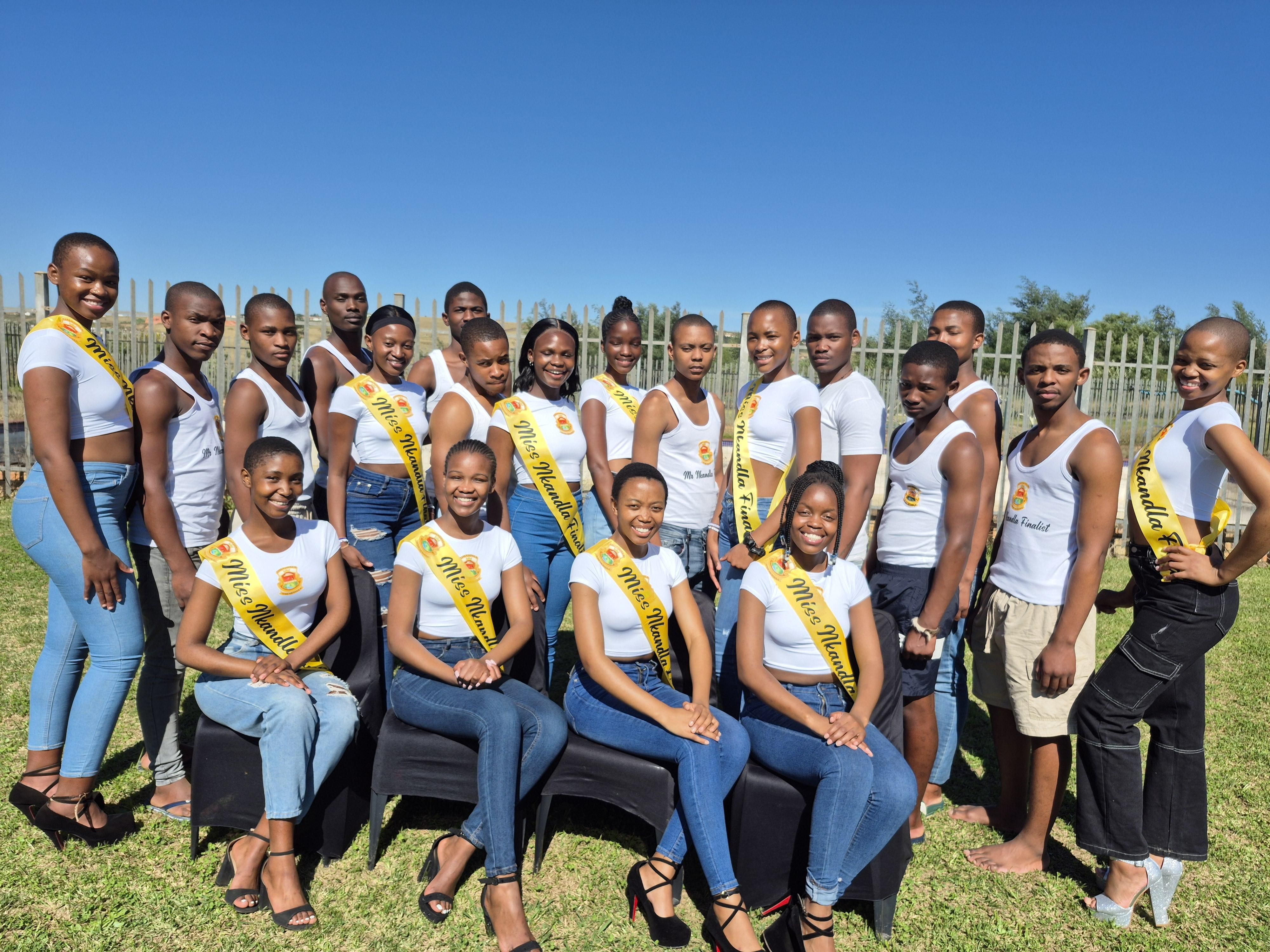 Intaka ibekelwe amazolo kwiNkandla May kusasa