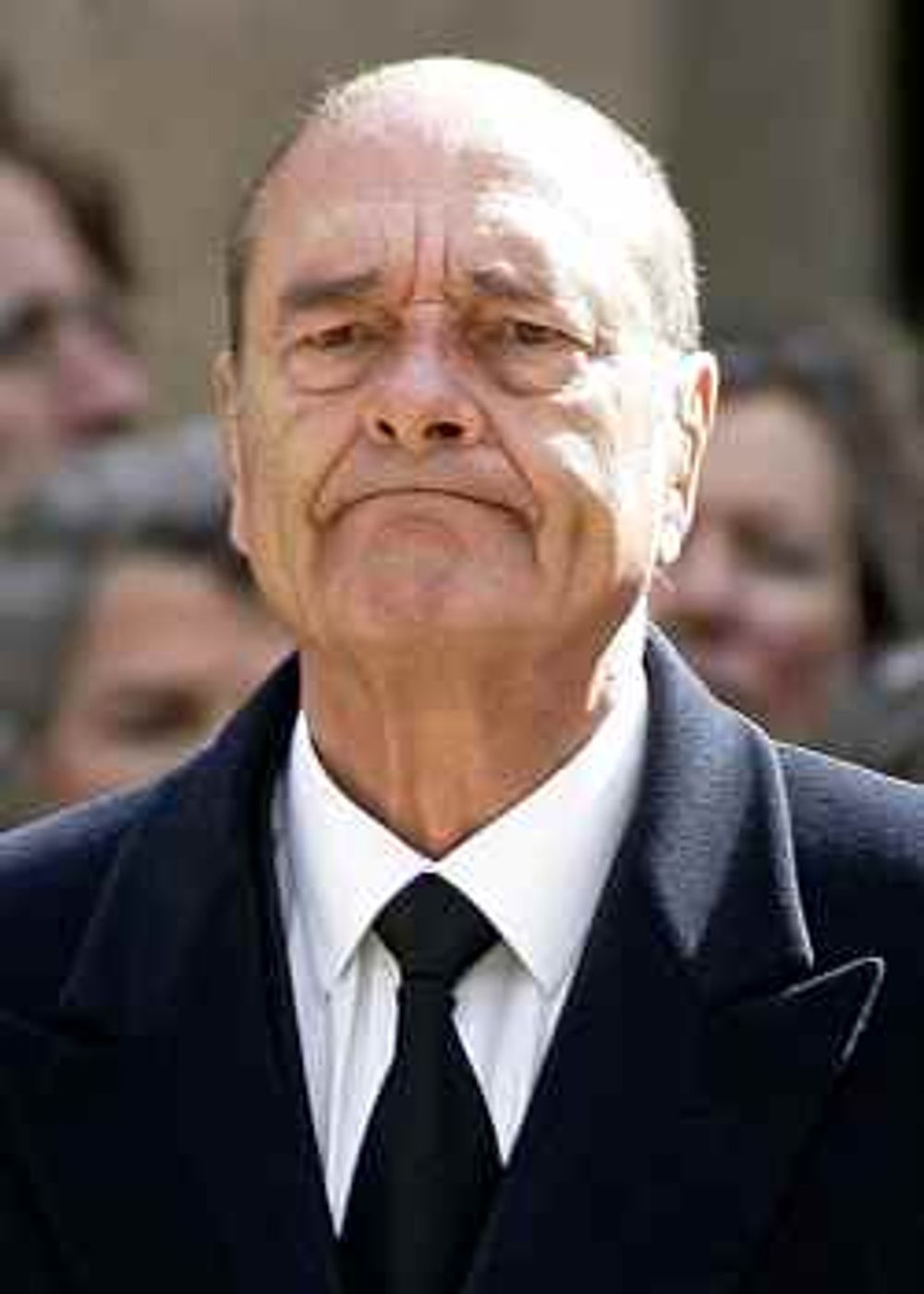 Chirac faces key decision on jobs law crisis