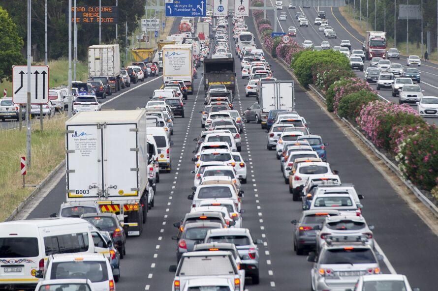 Cape Town' s traffic woes: Commuters struggle amid ongoing roadworks