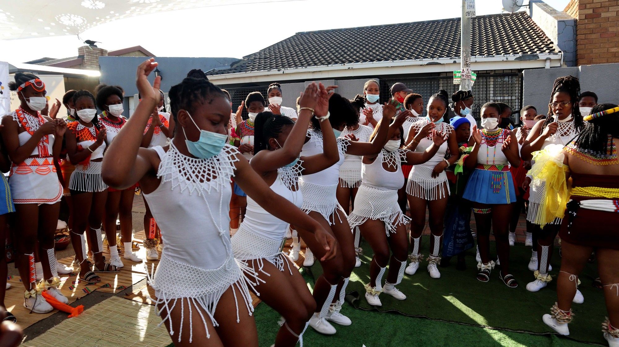 Kgalema Motlanthe Foundation takes its mentoring programme to Soweto ...