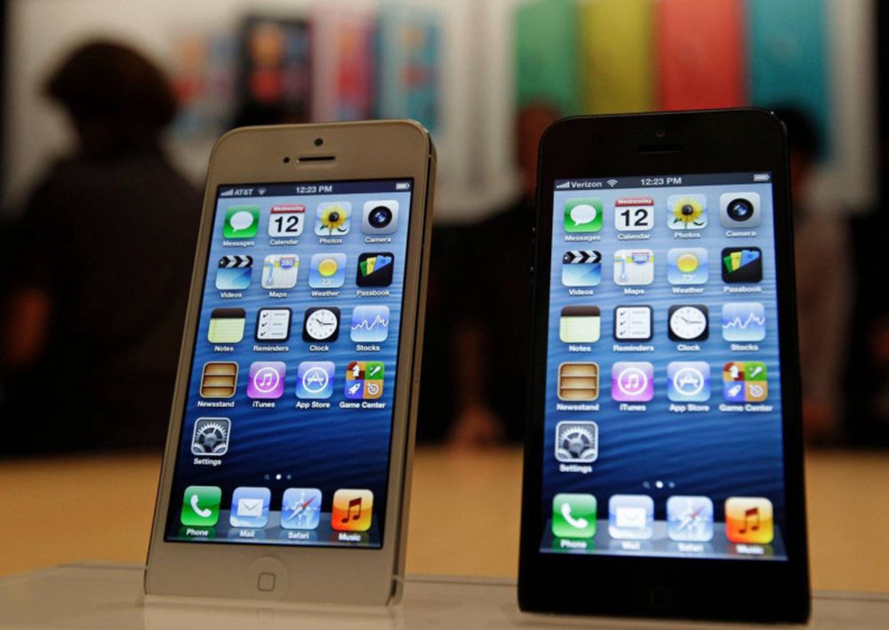 Apple breaks its own pre-order record