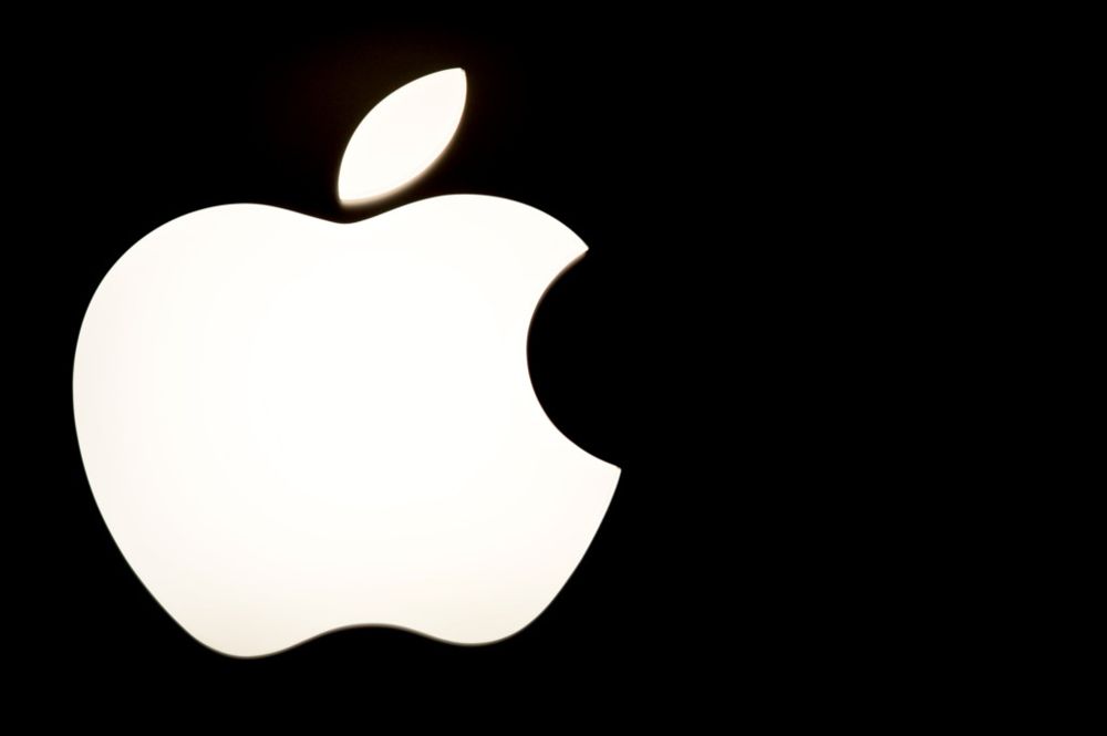Apple blocks some Samsung phone sales