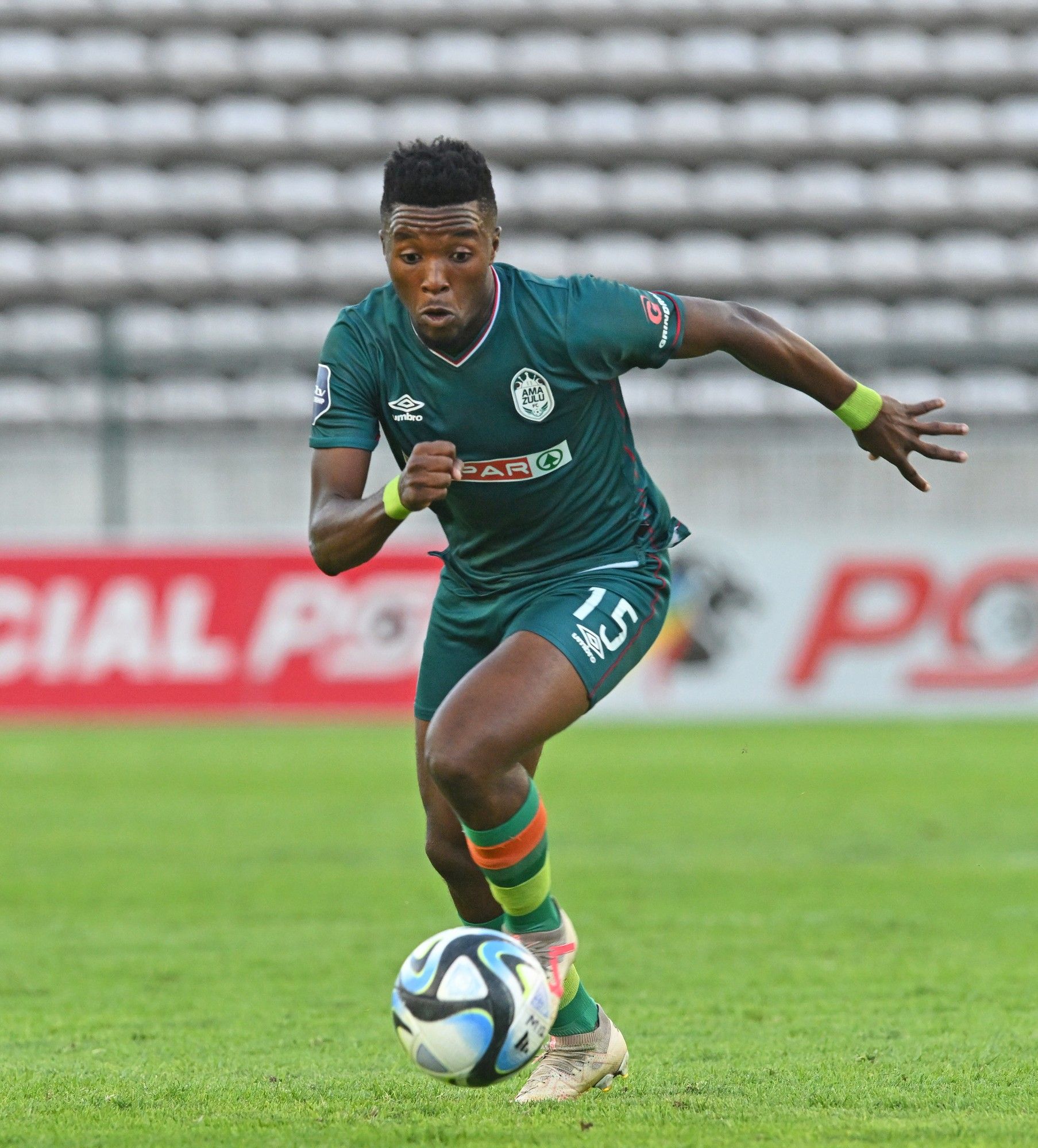 Akumkhathazi owaMaZulu ukuqala ebhentshini