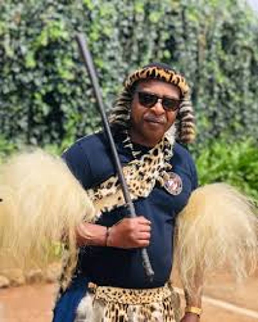 UMntwana uSimakade uphawula ngokudlula emhlabeni kukaShenge