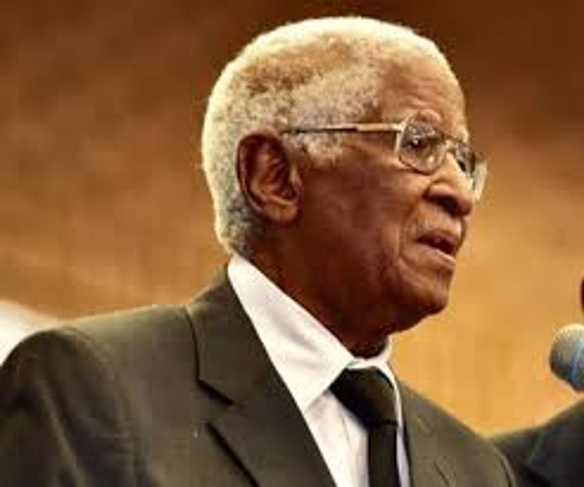 Ramaphosa pays emotional tribute to ‘father of black business’ Dr Sam ...