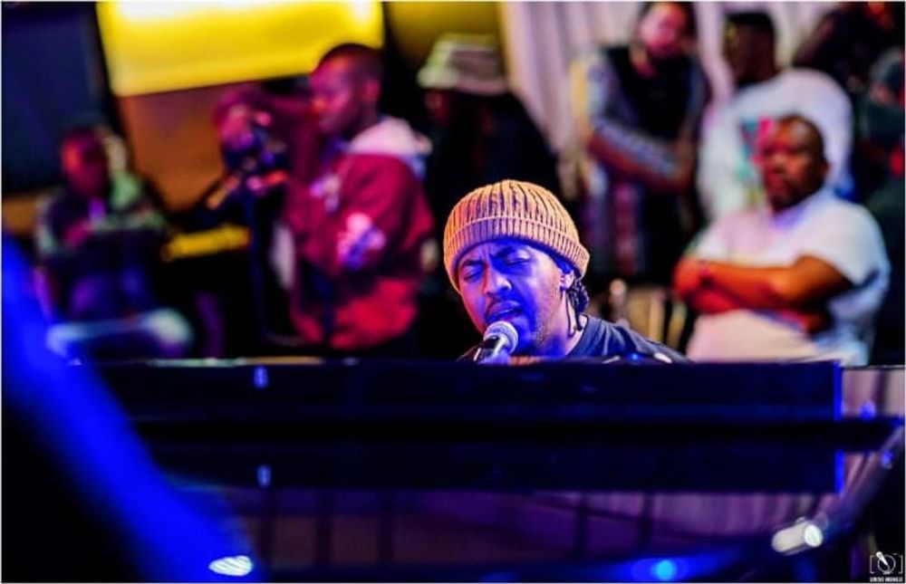 Mpumi Dhlamini prepares for his first solo performance at the Diamond ...