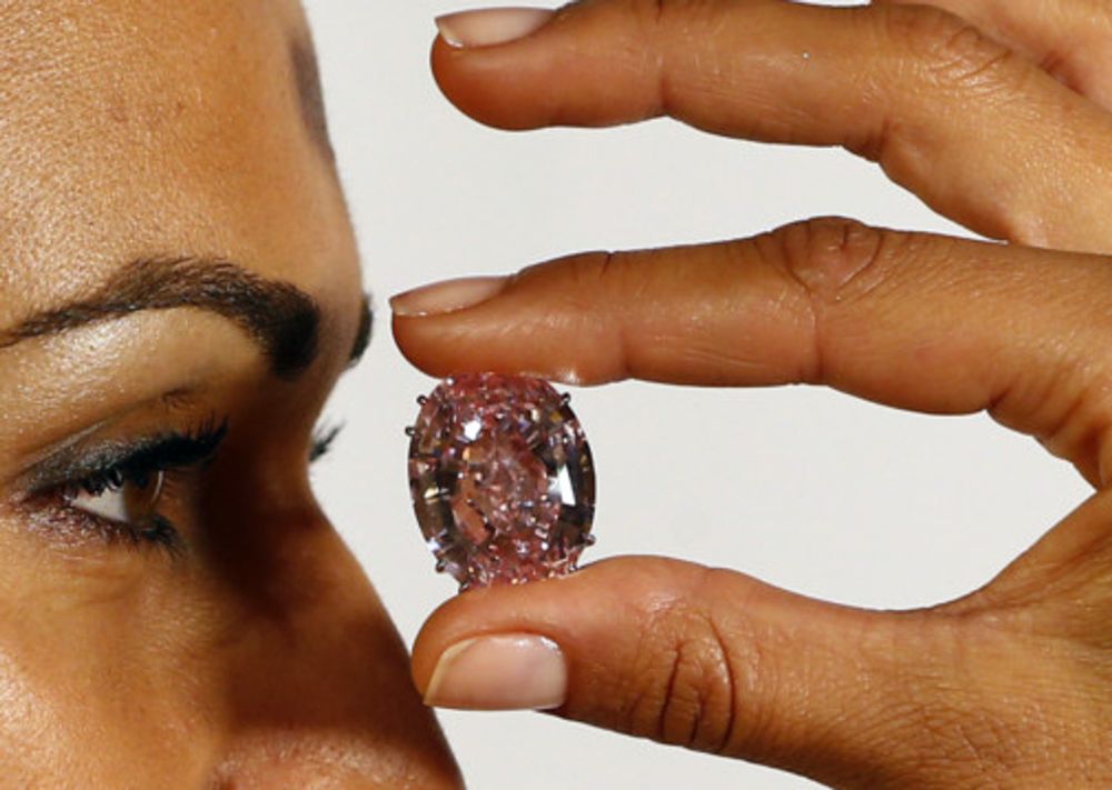 R592m pink diamond up for auction in Geneva