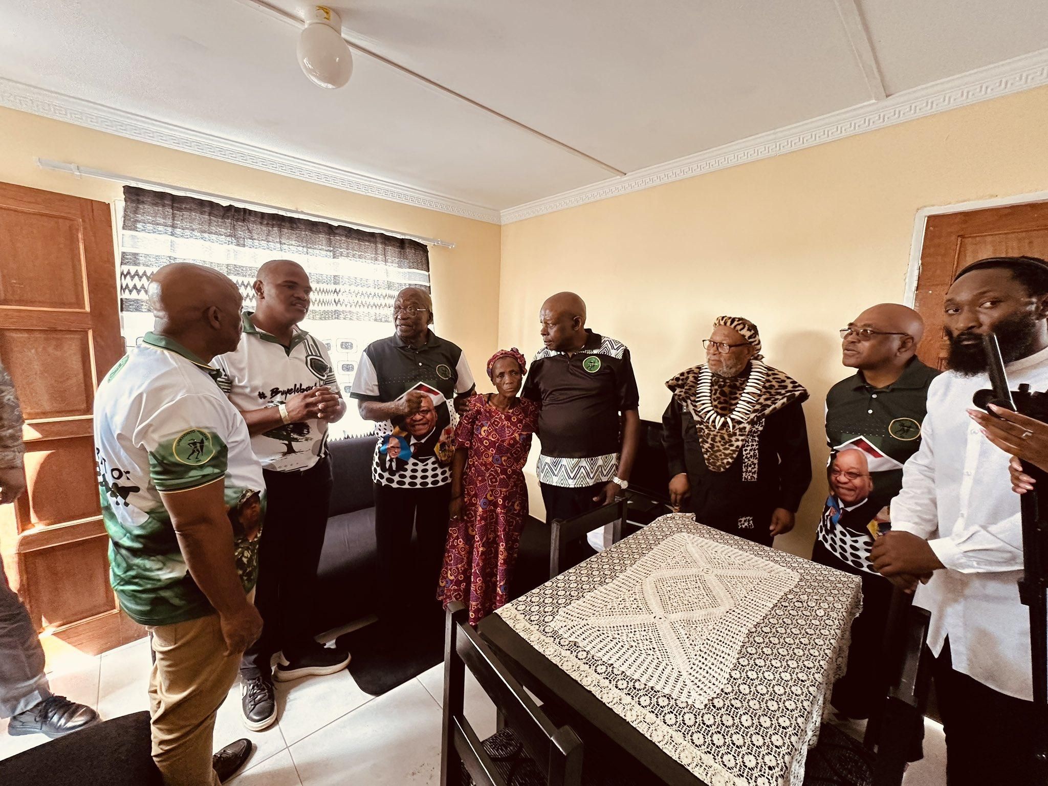 UZuma ubikelwe ngoqhekeko oludla lubi kwiMK eMphithi