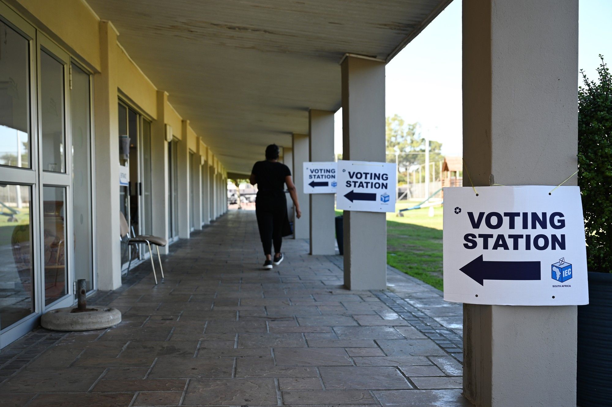 Elections 2024: First hours of polling stations opening see thousands ...
