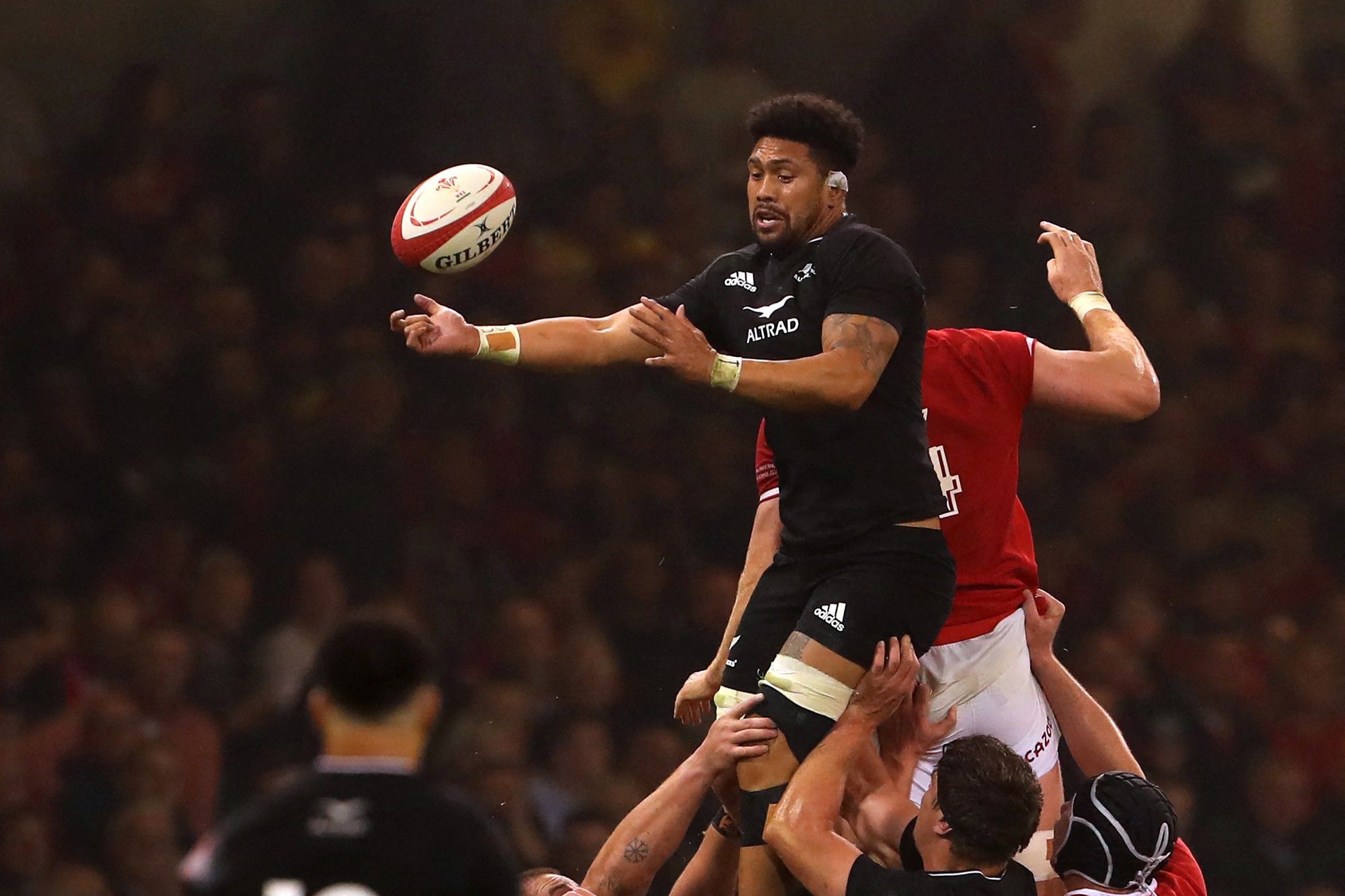 Ardie Savea helps All Blacks extend winning run over Wales