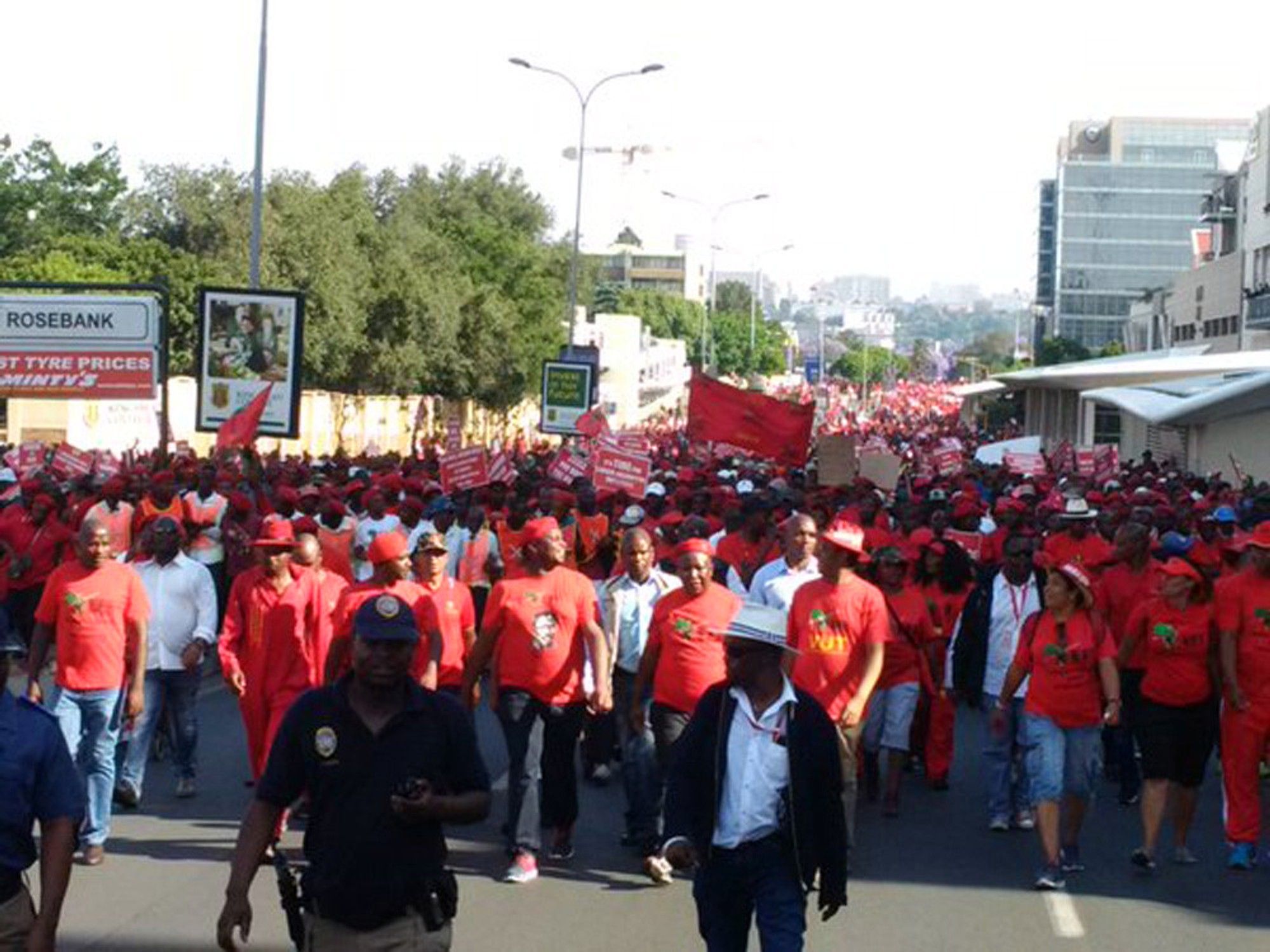 Rosebank workers join EFF march