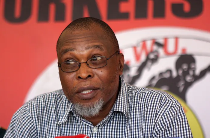 Union severs ties with dissidents