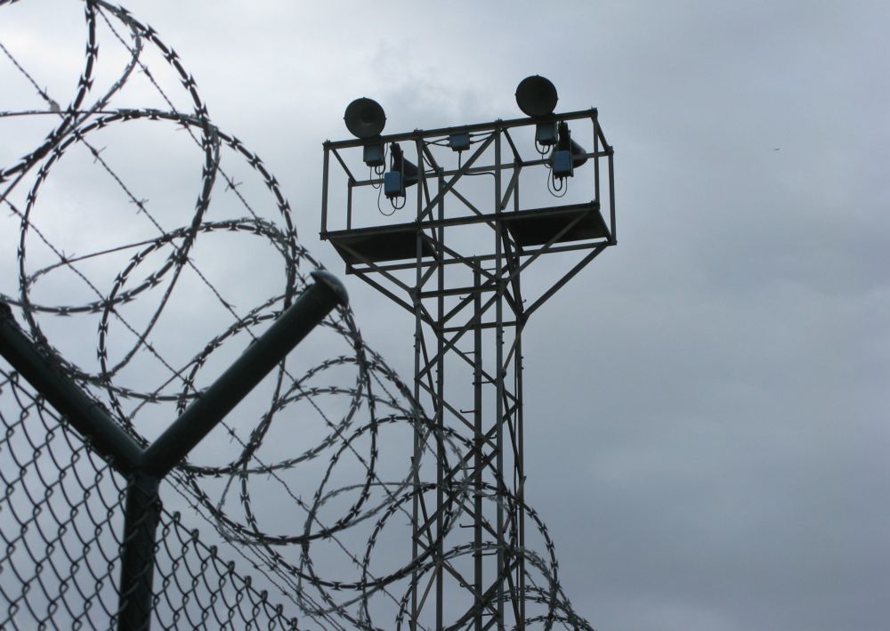 Prisoner’s escape lands cops in jail