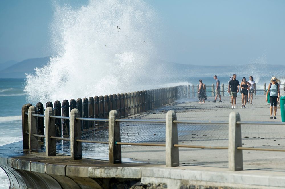 NSRI crews save 4 people from strong currents, warns of upcoming Spring ...