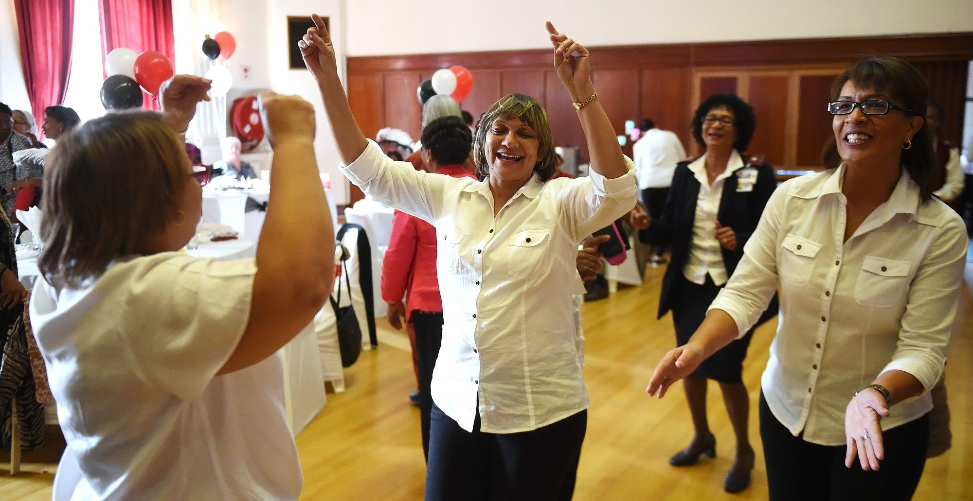 Young nurses trade union pickets on International Nurses Day, demanding ...