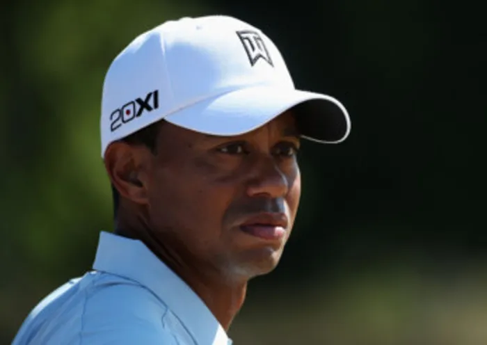Tiger stays in contention