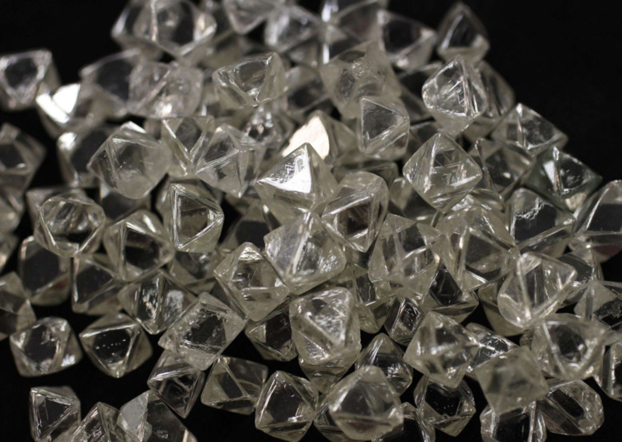 Anglo cuts diamond forecast