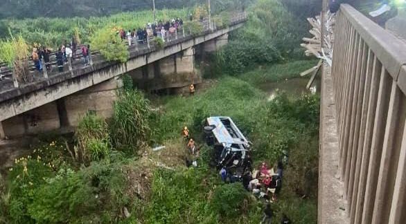 Survivor tells how bus “fell over the bridge”