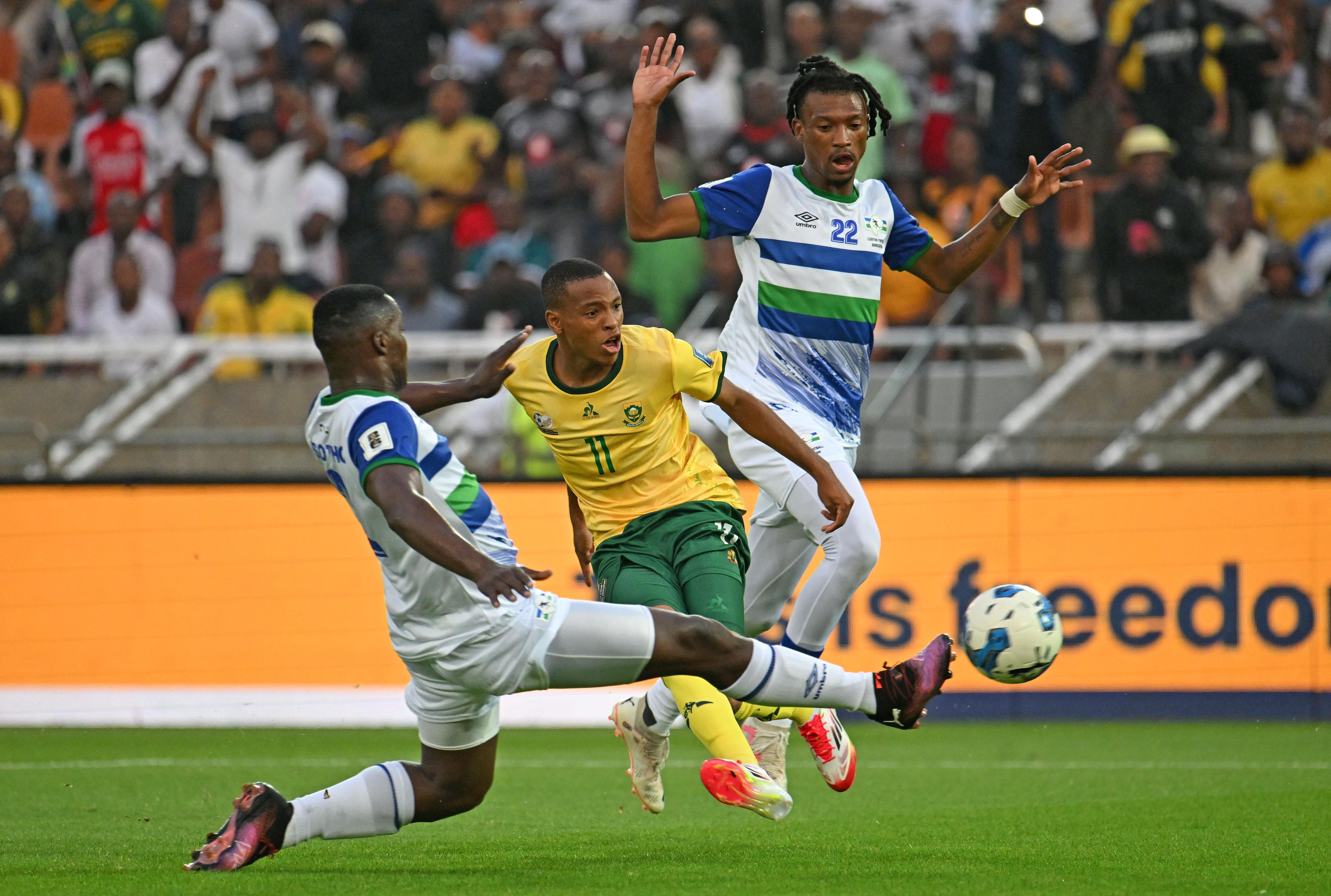 UMzantsi Afrika uyibeke izandla iLesotho yaswayela ecaleni