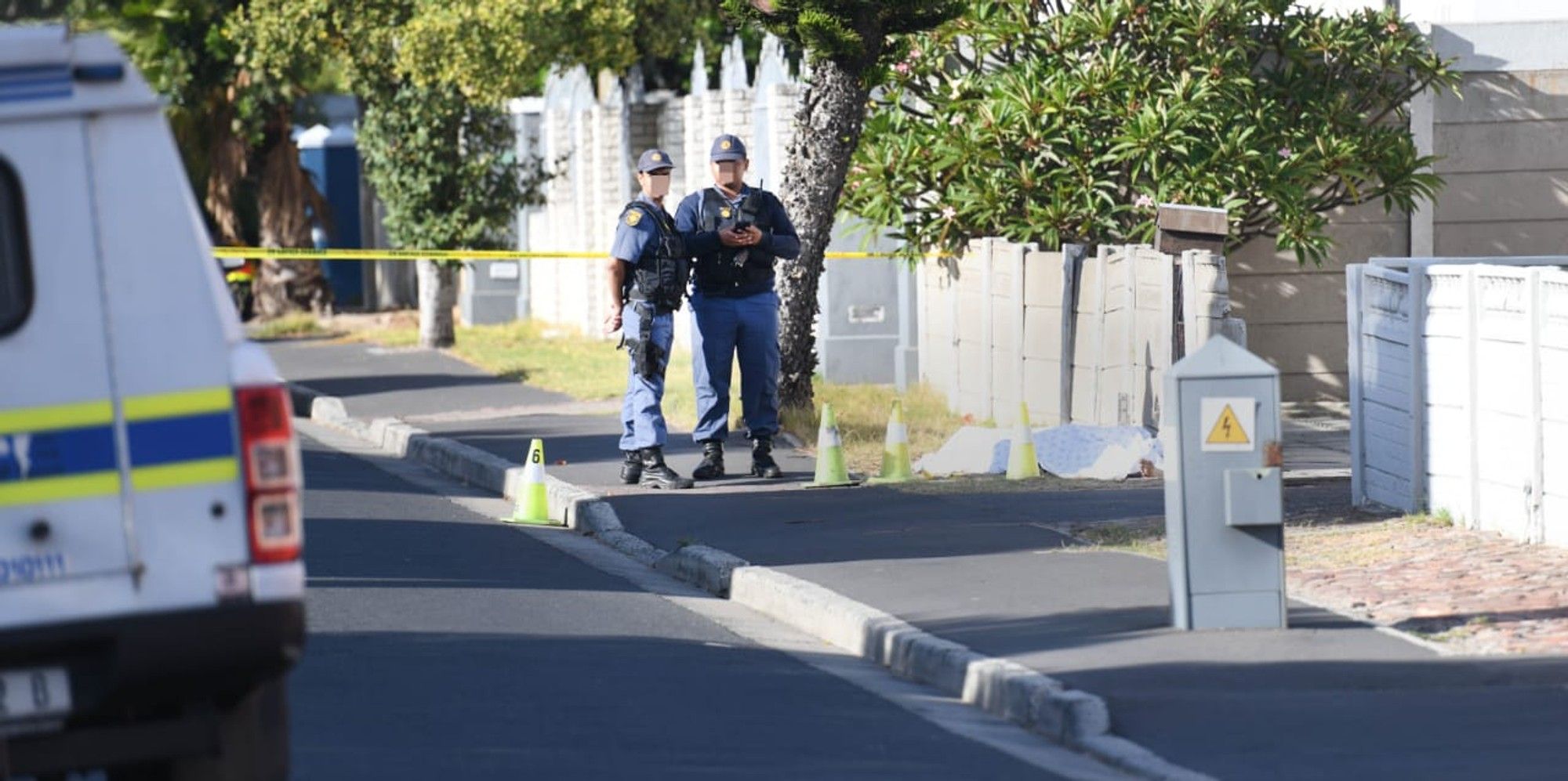 ‘ROBBER’ DEAD IN SHOOTOUT