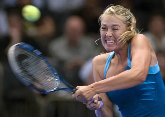 Sharapova beats Wozniacki n exhibition match