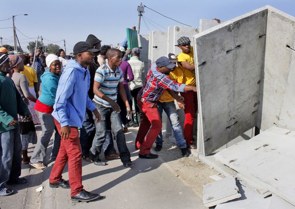 Residents want to flush sanitation