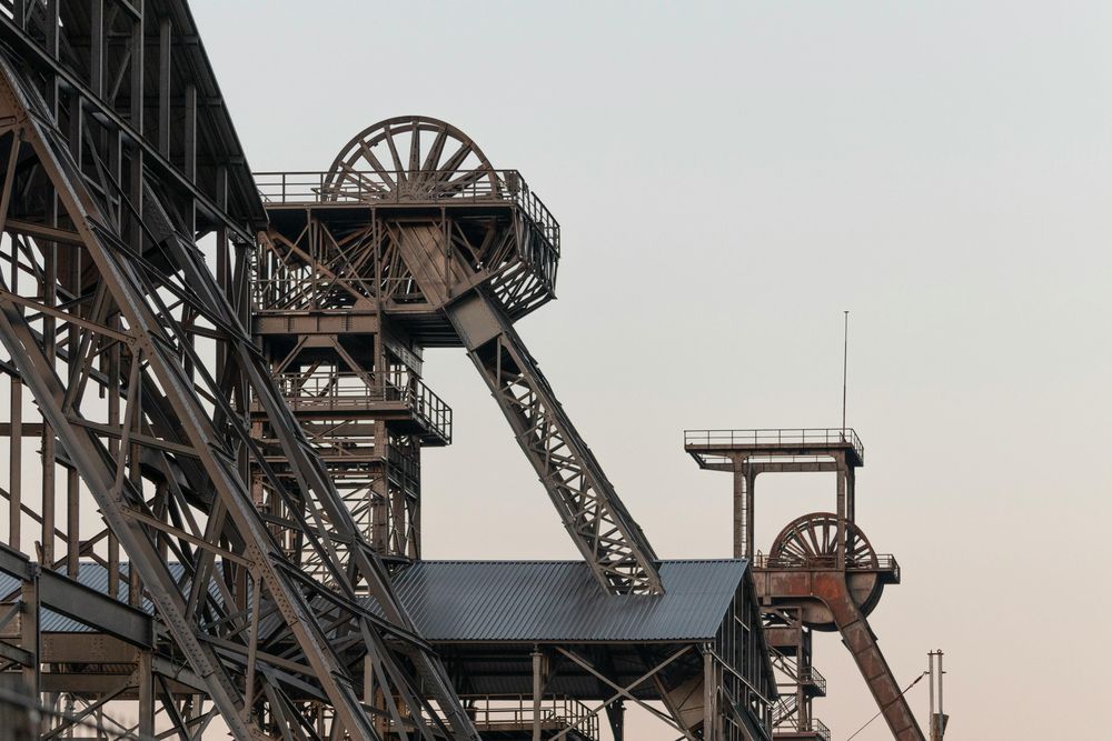 What British coal mines teach us about AI adoption and sociotechnical ...